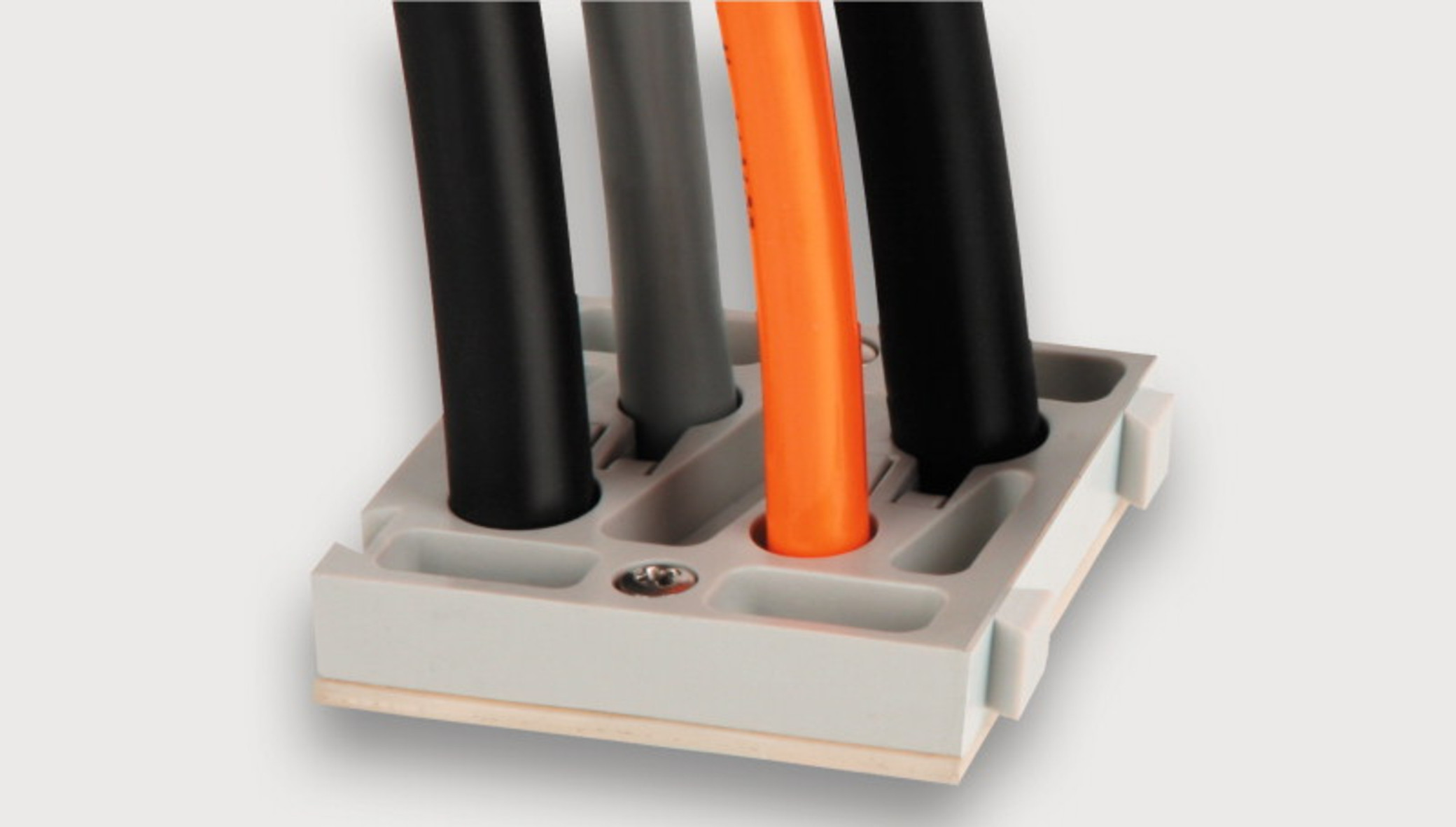 600320 - Cablefix Bus flange (B/V) - Lutze Inc.